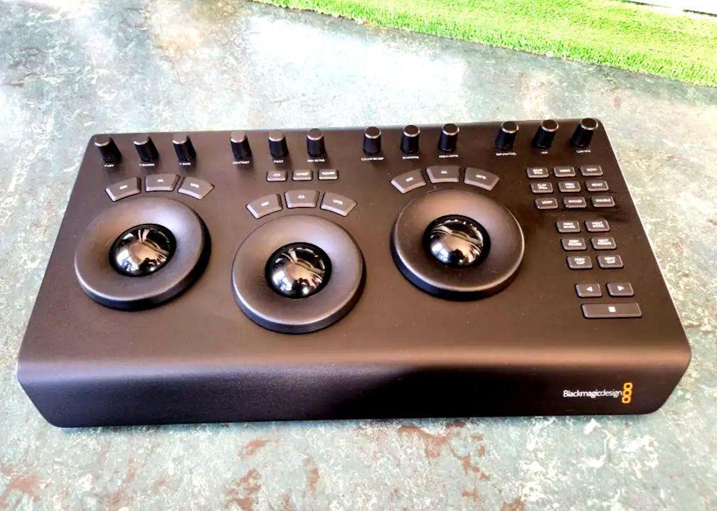 Blackmagic Design / Davinci Resolve Micro Panel w/ Box Blackmagic Design / Davinci Resolve Micro Panel w/ Box