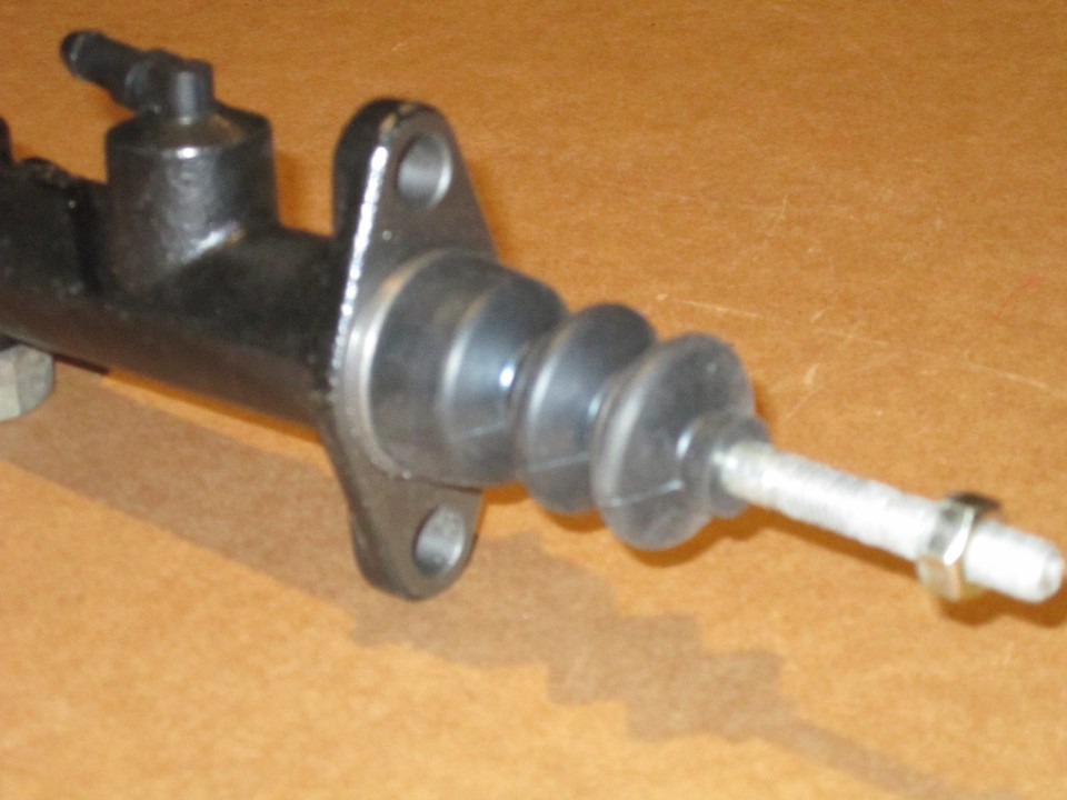 IH International 274, 284, 383, 483 master brake cylinder 973825C91 ...