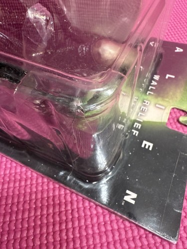 X-PLUS USA ALIEN: 3D WALL RELIEF XENOMORPH DRONE WARRIOR SCULPTURE ...