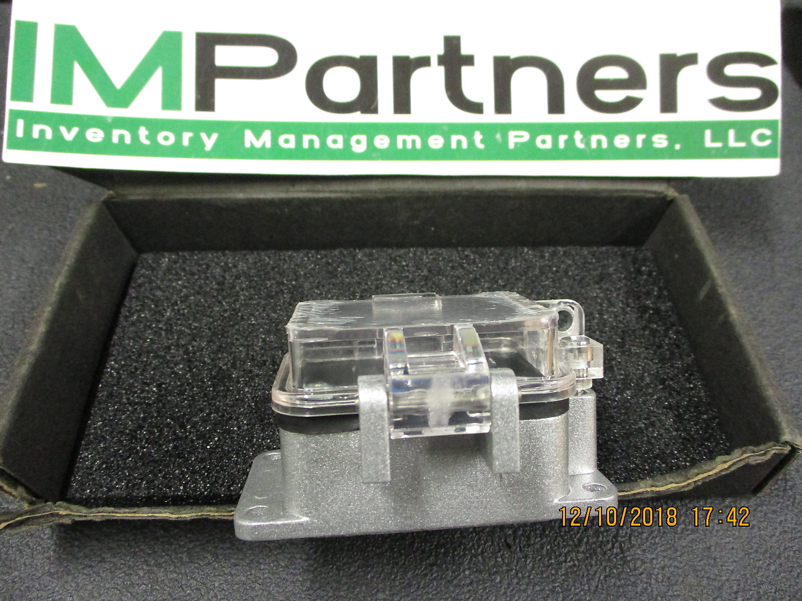 P-Q37-B3RX Grace Engineered Products Inc N 12/4 DB15 M-F Bulkhead BRAND ...