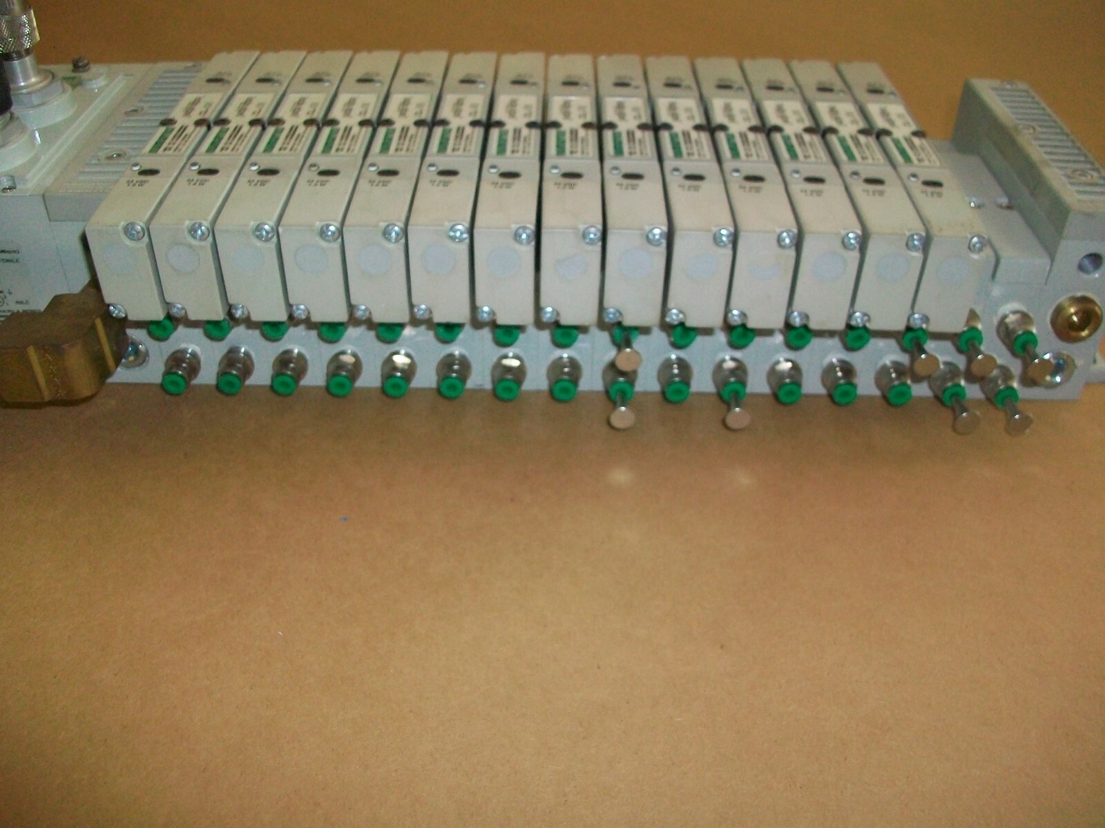 Numatics Valve Stack w/ 239-1519 w/ 14pc 051BBEZ2MN00061 | eBay