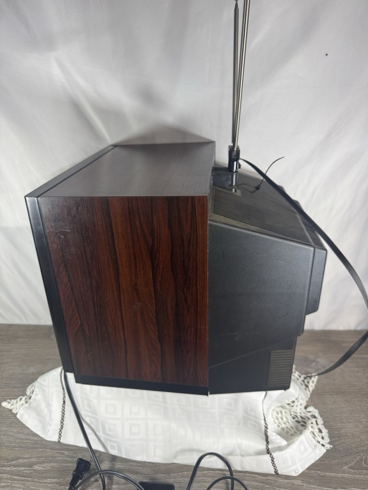 Zenith Space Command CRT TV SD1315W 13" w/ Remote Color & Atari 2600A ...