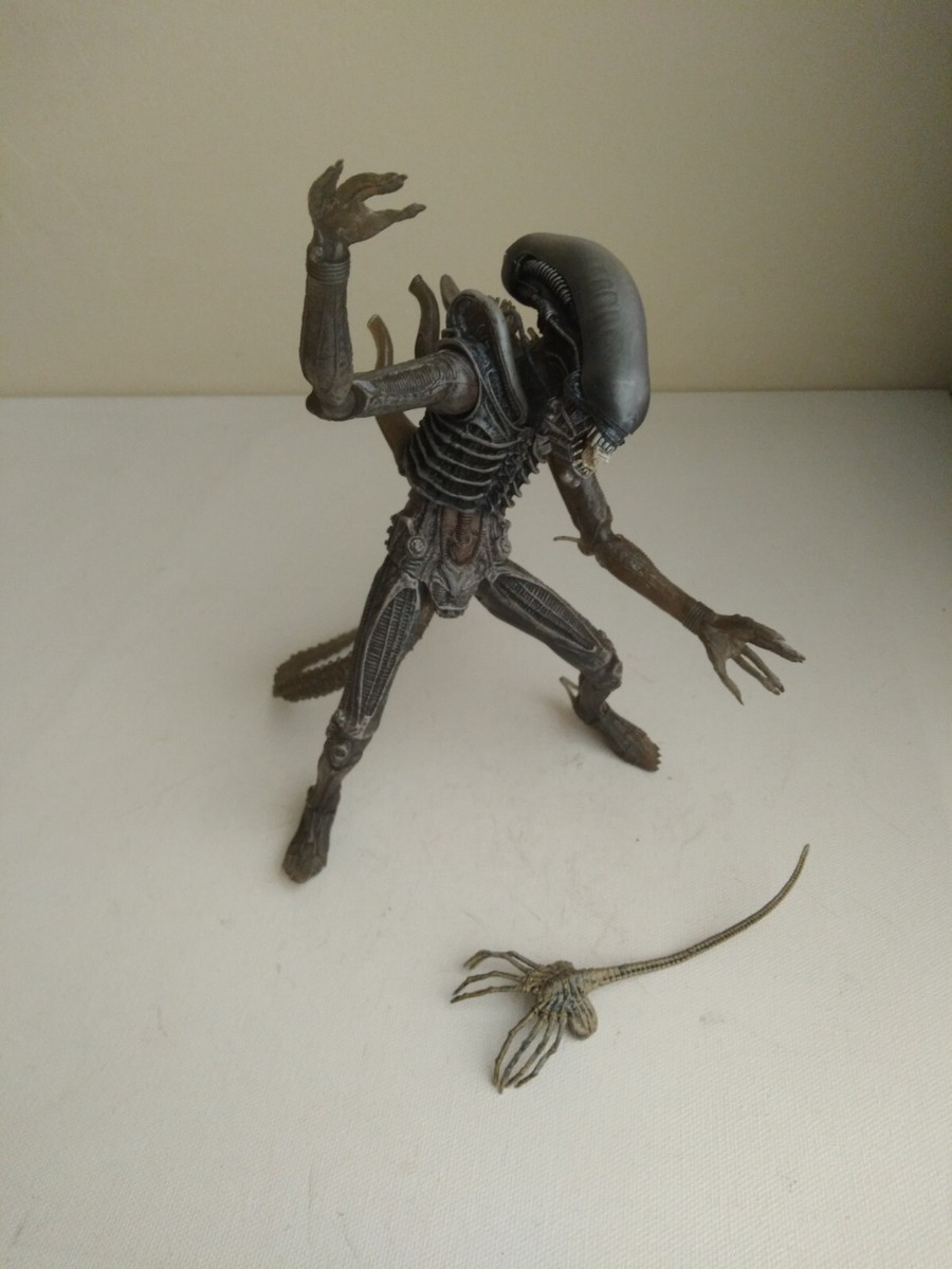 Neca Aliens Ultra Deluxe Xenomorph Queen Review Youtube NECA Alien