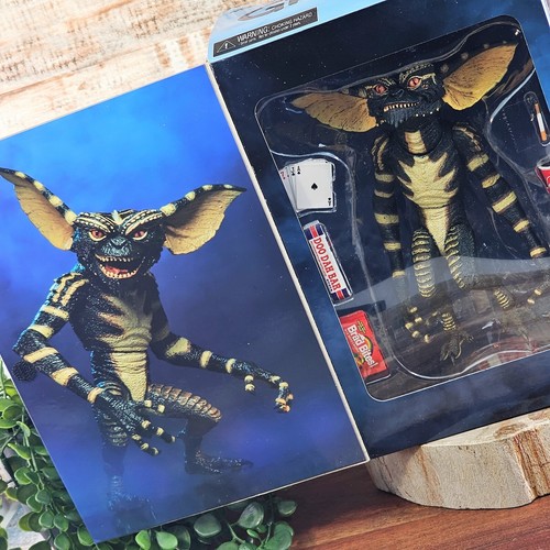NECA Gremlins Ultimate Gremlin Stripe Action Figure Gambling Smoking ...