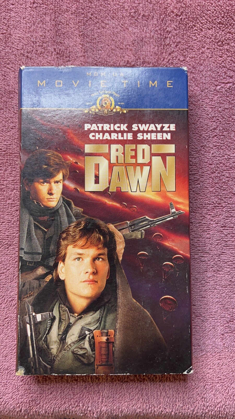 Red Dawn (VHS 1984 MGM/UA Movie Time) Swayze Sheen Howell Thompson Grey ...