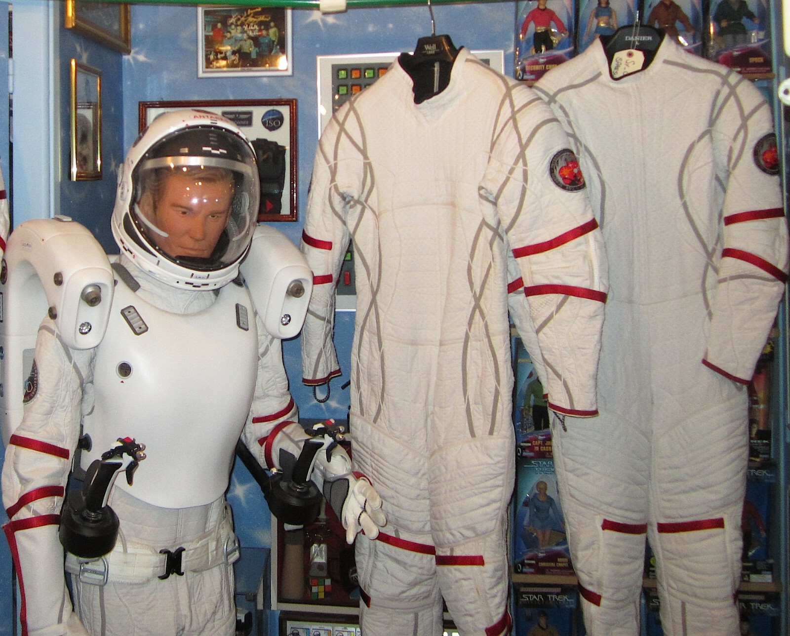 Defying Gravity 2009 Props & Costumes MMU hero Space Suit Screen Used ...