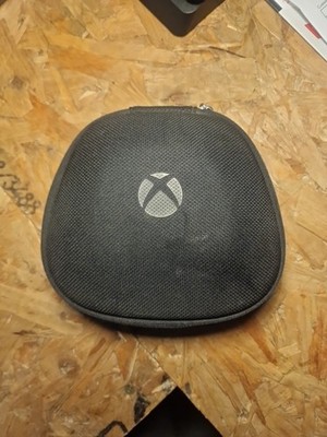 Official Portable Xbox Controller Case with Extra Accessories - Black ...