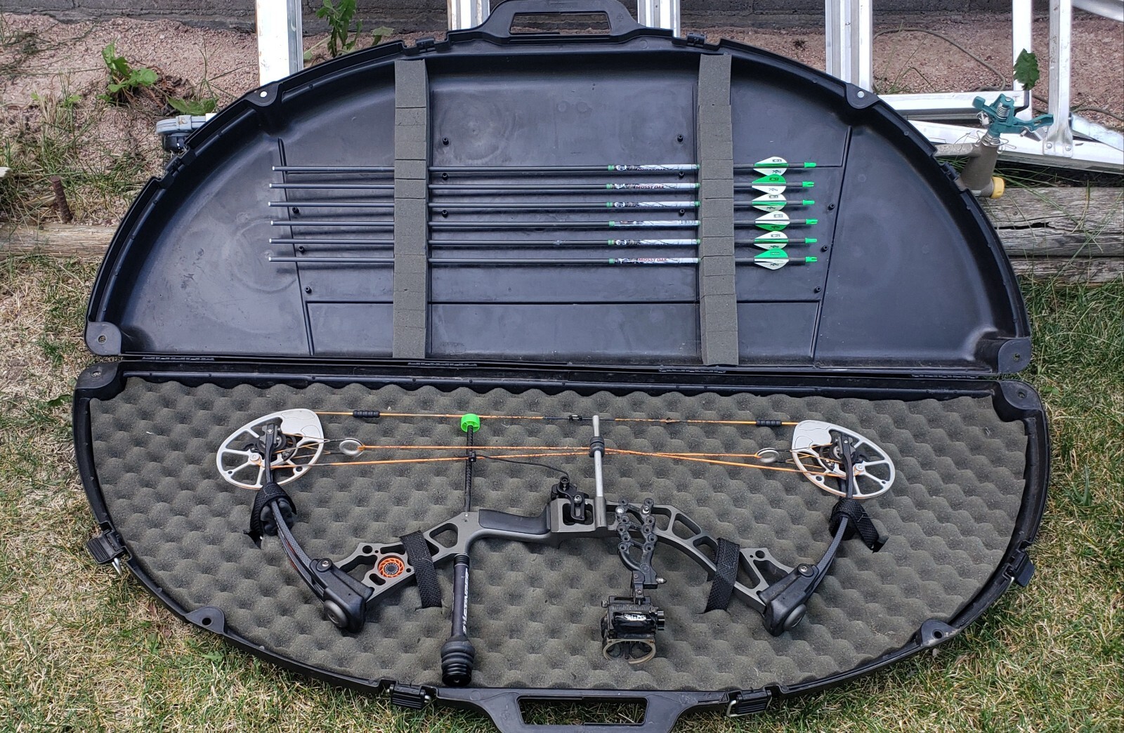 Mathews Mission Ballistic compound bow 50 - 70Lb Right Handed 29" Draw ...
