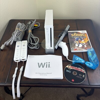 Nintendo Wii Console Bundle Gamecube Compatible Controller w/ Nunchucks ...