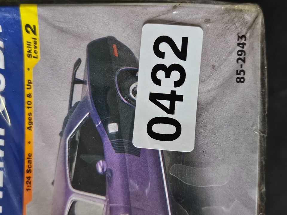 Revell 1971 Plymouth Hemi Cuda Model Kit (85-2943) 885458026860 | eBay