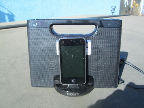 Sony Ipod Touch Dock with 16Gig Ipod Touch | eBay