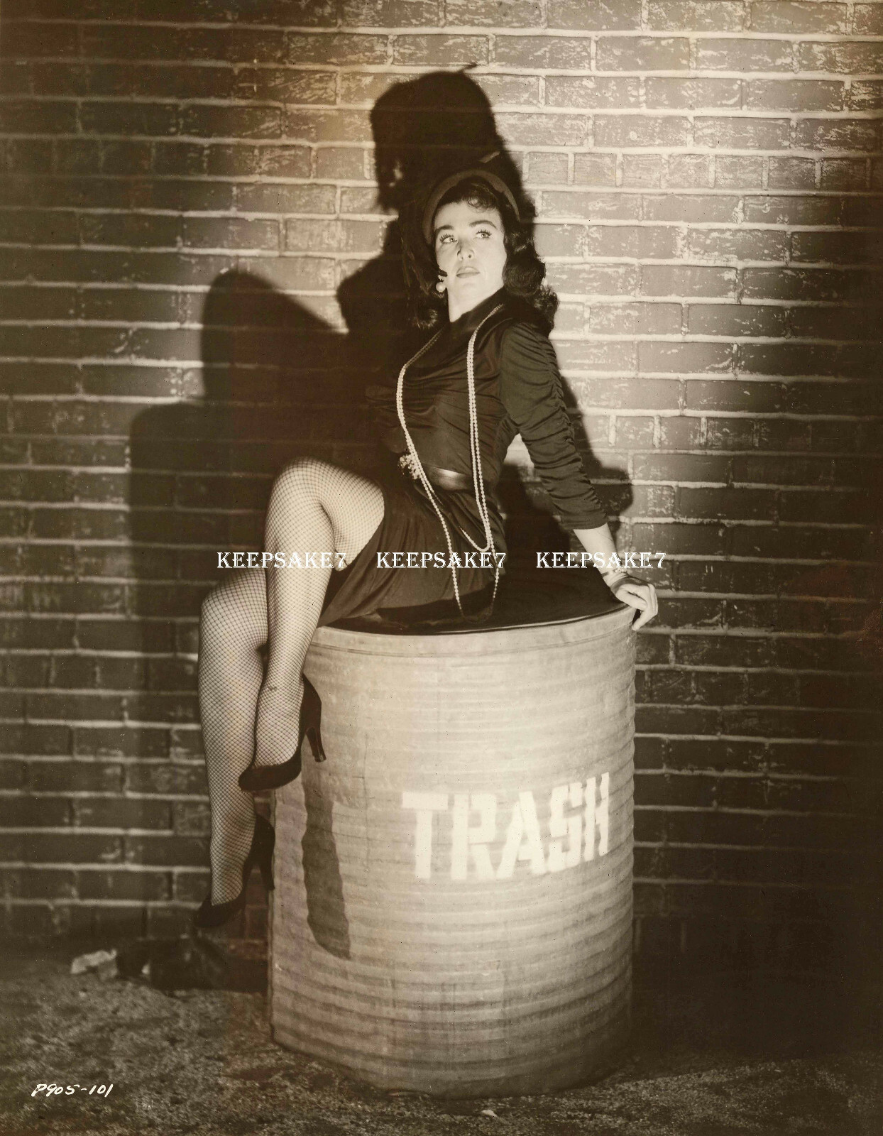 ACTRESS SUZY MARQUETTE/SUZANNE RIDGWAY UPSKIRT HOT FISHNETS LEGGY PHOTO ...