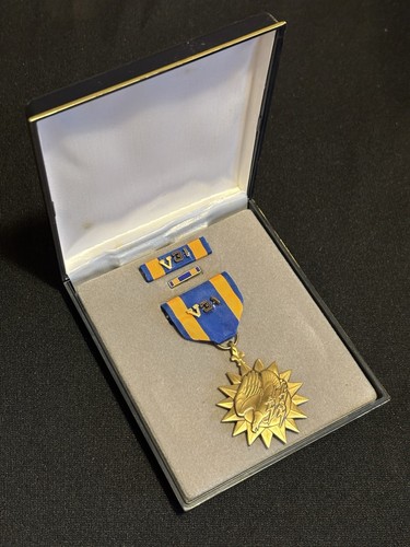 U.S. Navy Air Medal - NAMED ENGRAVED - With V For Valor CV31 | eBay