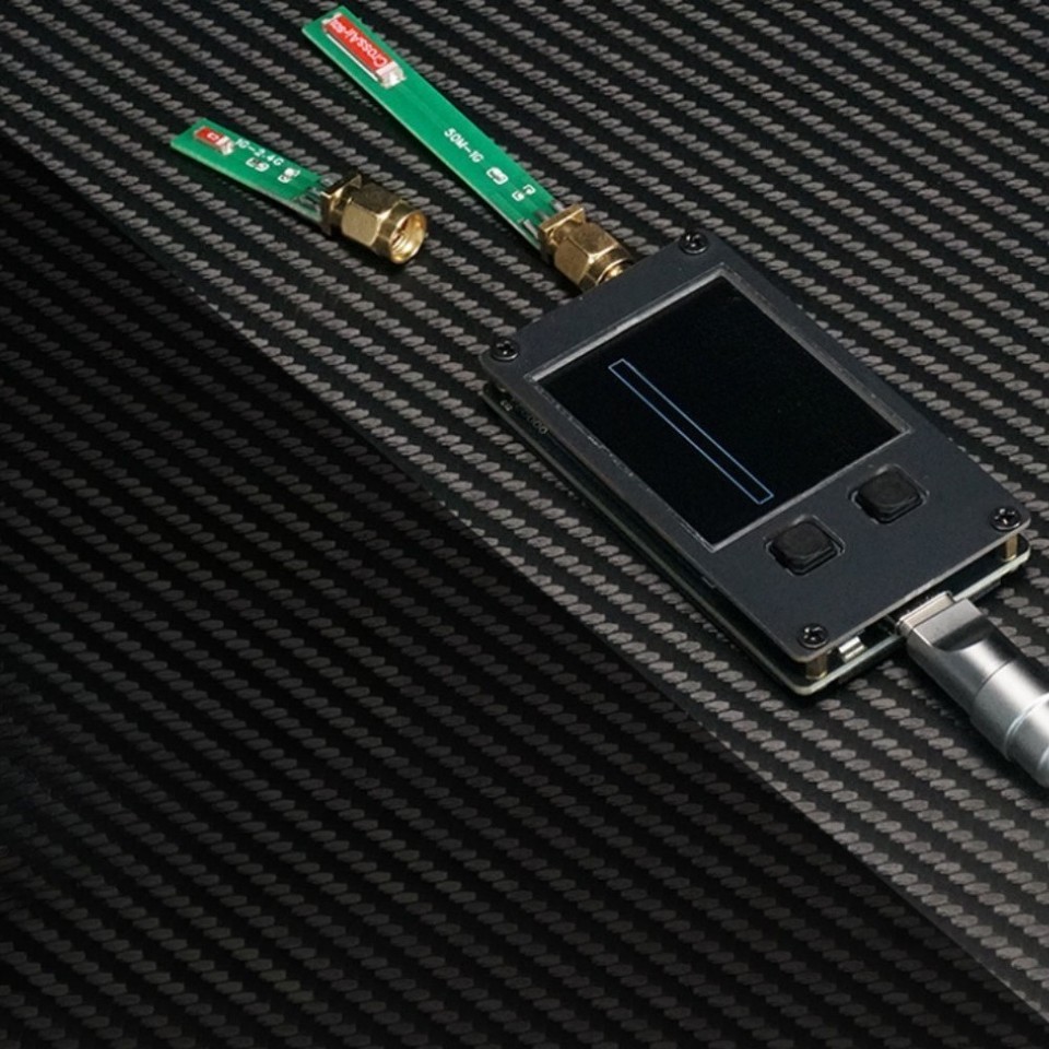 RF Tester Mobile Network Analyzer For Field Testing 10MHz-2400MHz Range ...