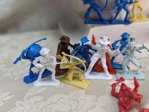 Huge Lot Of Vintage Cowboys & Indians Plastic Toy Figures 2" 53 Total ...