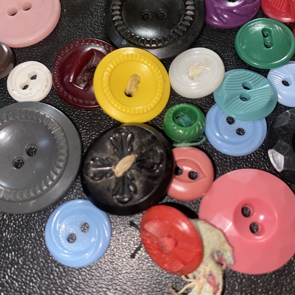 Lot 80+ VTG Plastic Colt & Hopefuls SPC Buttons Large To Small 3/8” To ...