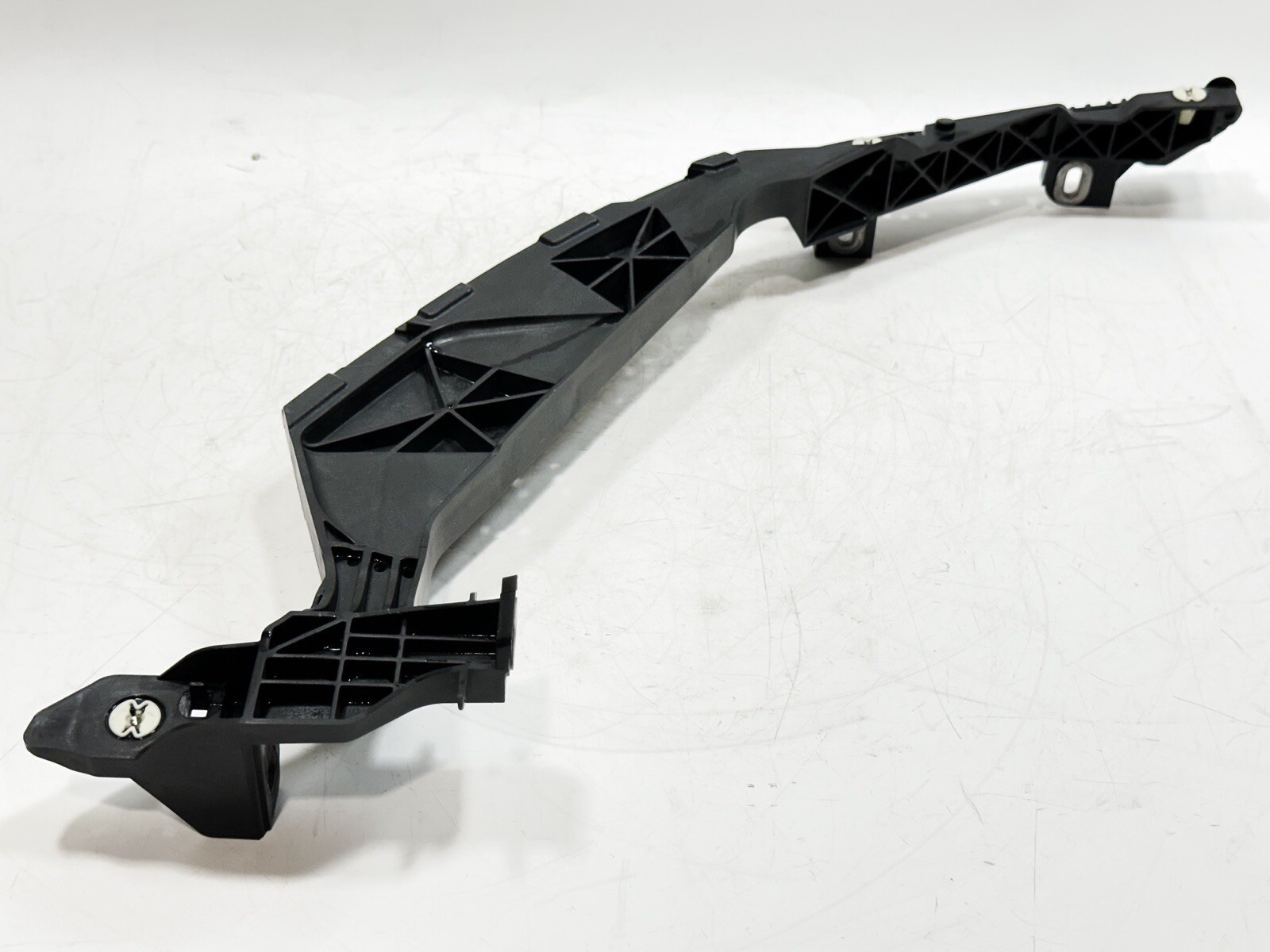 Porsche Macan 95B Mount Guide Piece Right 95B807890 Tea for sale online ...