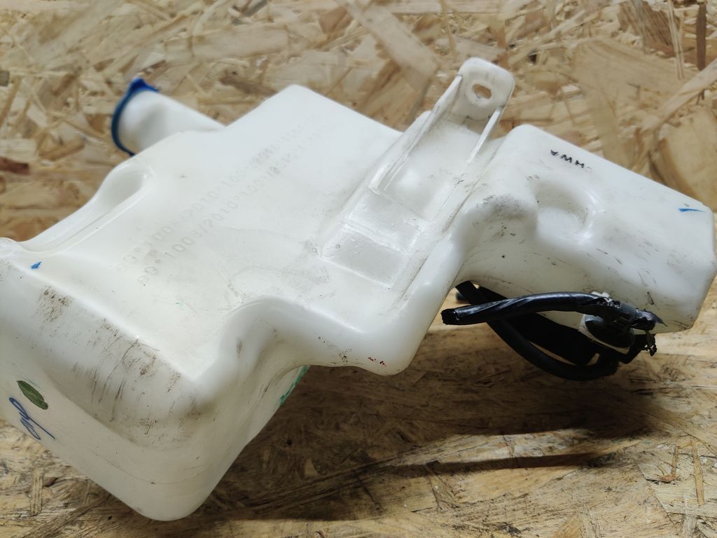 Hyundai i10 2016 Windscreen washer fluid reservoir bottle 98610B9500 ...