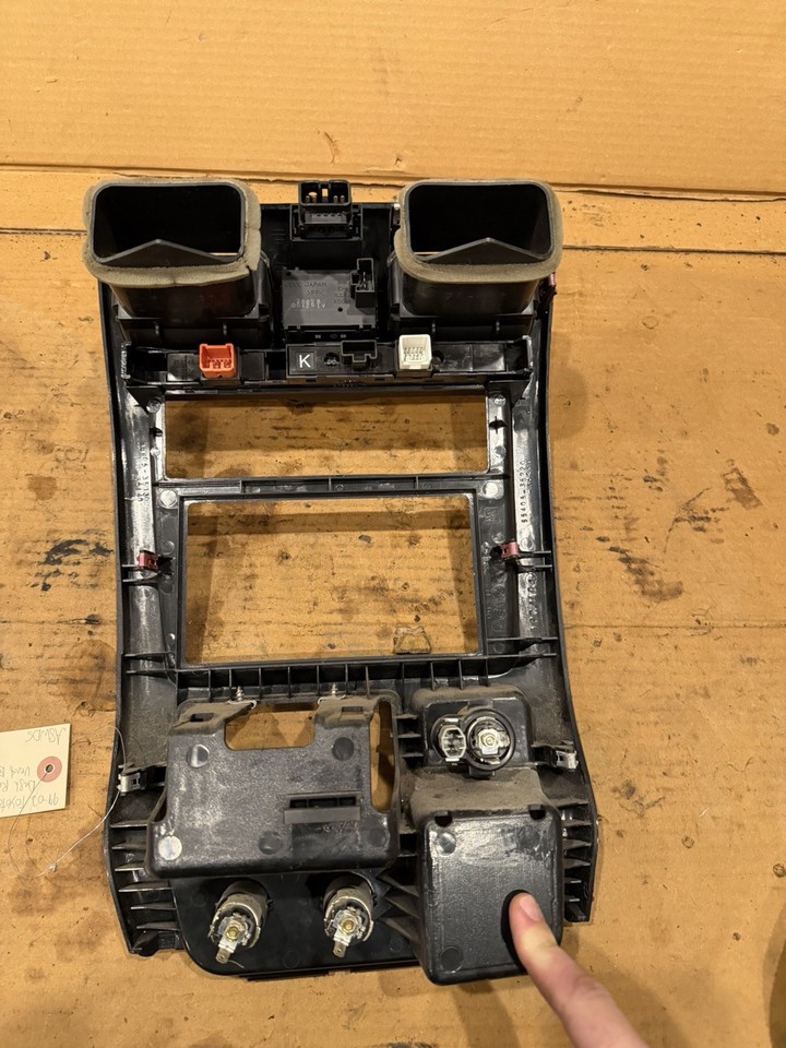 99-02 TOYOTA 4RUNNER CENTER DASH RADIO CLIMATE CONTROL VENT BEZEL BLACK ...