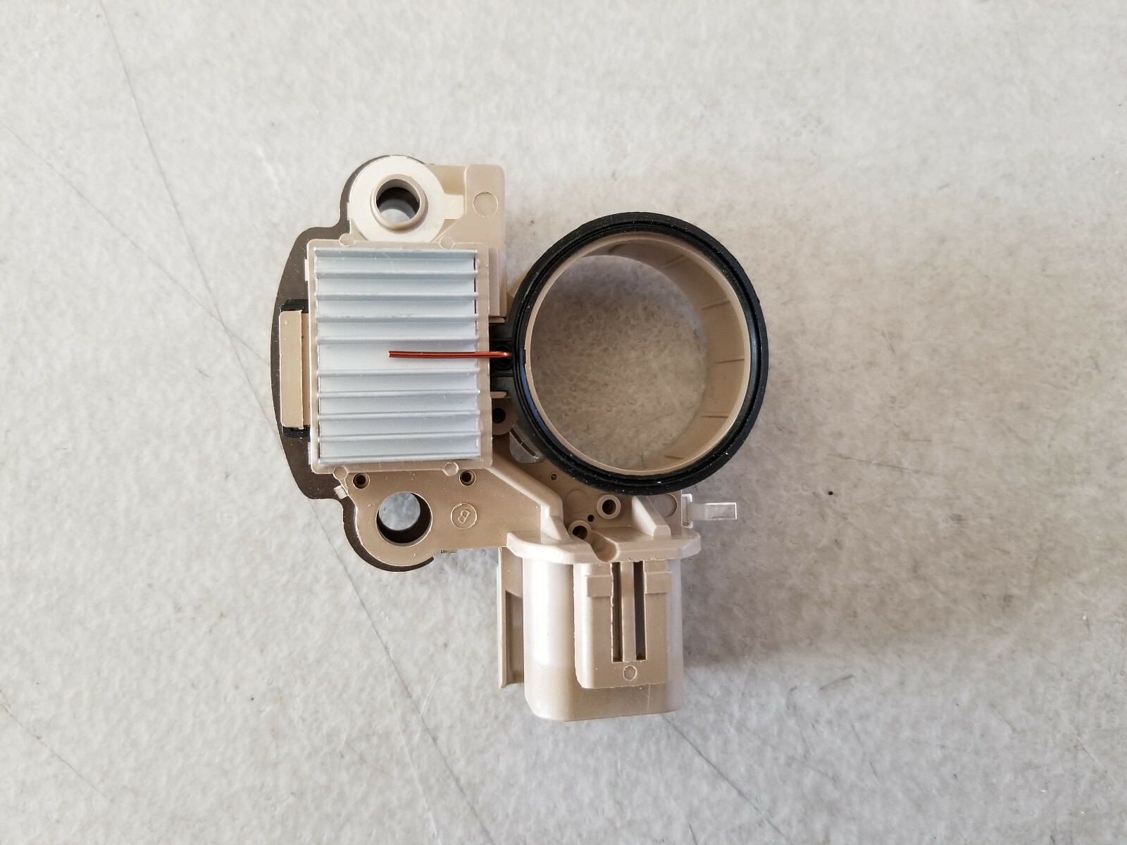 New Alternator Voltage Regulator 37370-47301, IY702 | eBay