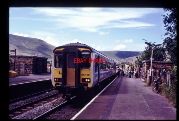 PHOTO CLASS 156 UNIT 156429 AT EDALE RAILWAY STATION 1989 | eBay