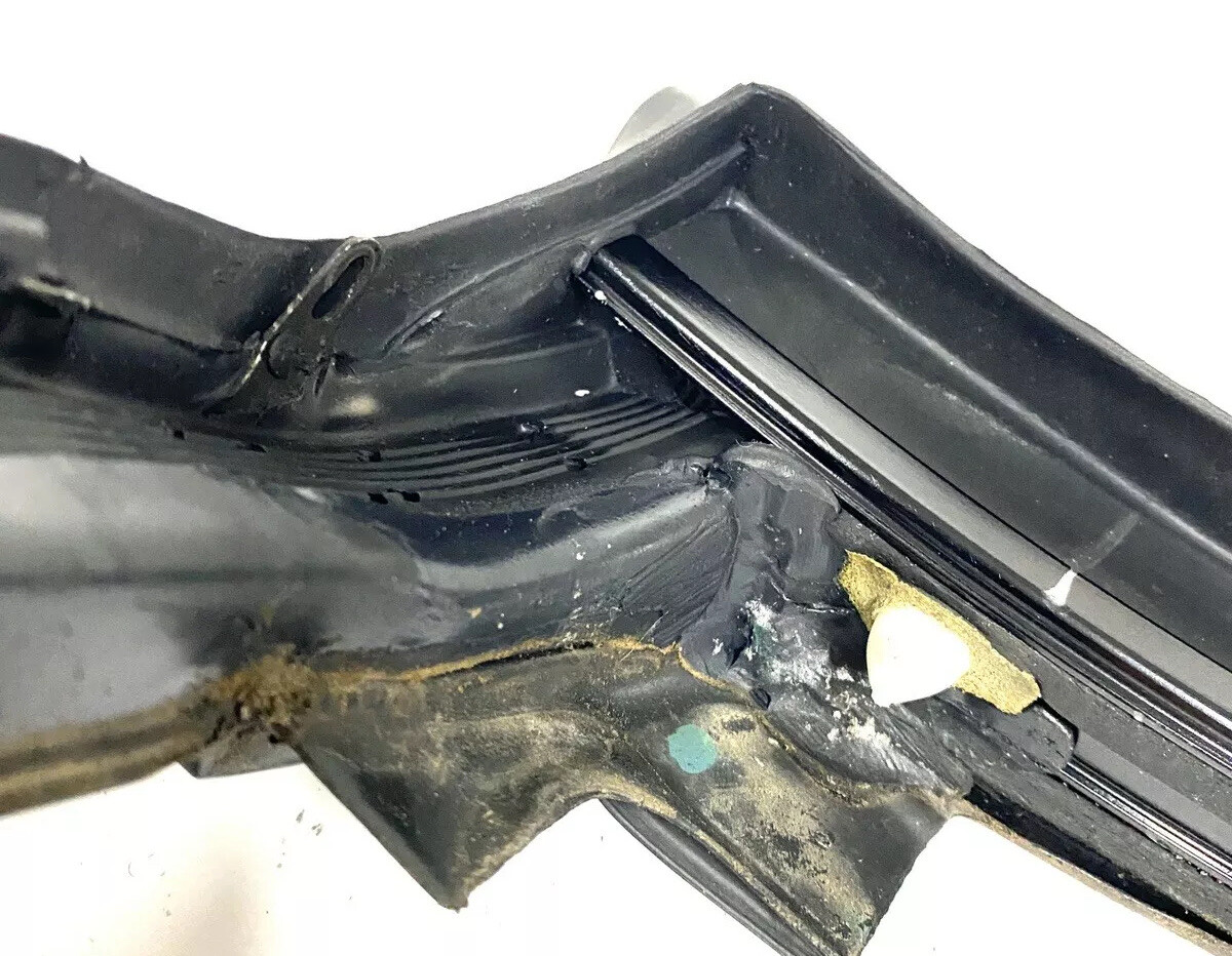 R170 MERCEDE 2003 SLK320 FRONT GLASS WINDOW WINDSHIELD WEATHER RUBBER ...