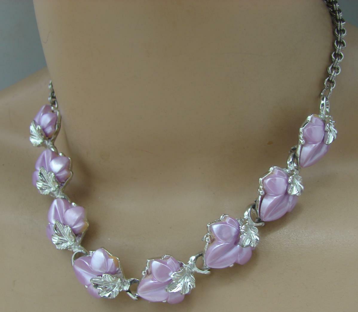 Vintage Lavender Molded Plastic Flower Silver Tone Th… - Gem