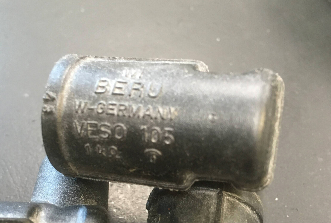 One BERU Spark Plug Wire Connector Veso105 036035281 for VOLKSWAGEN ...