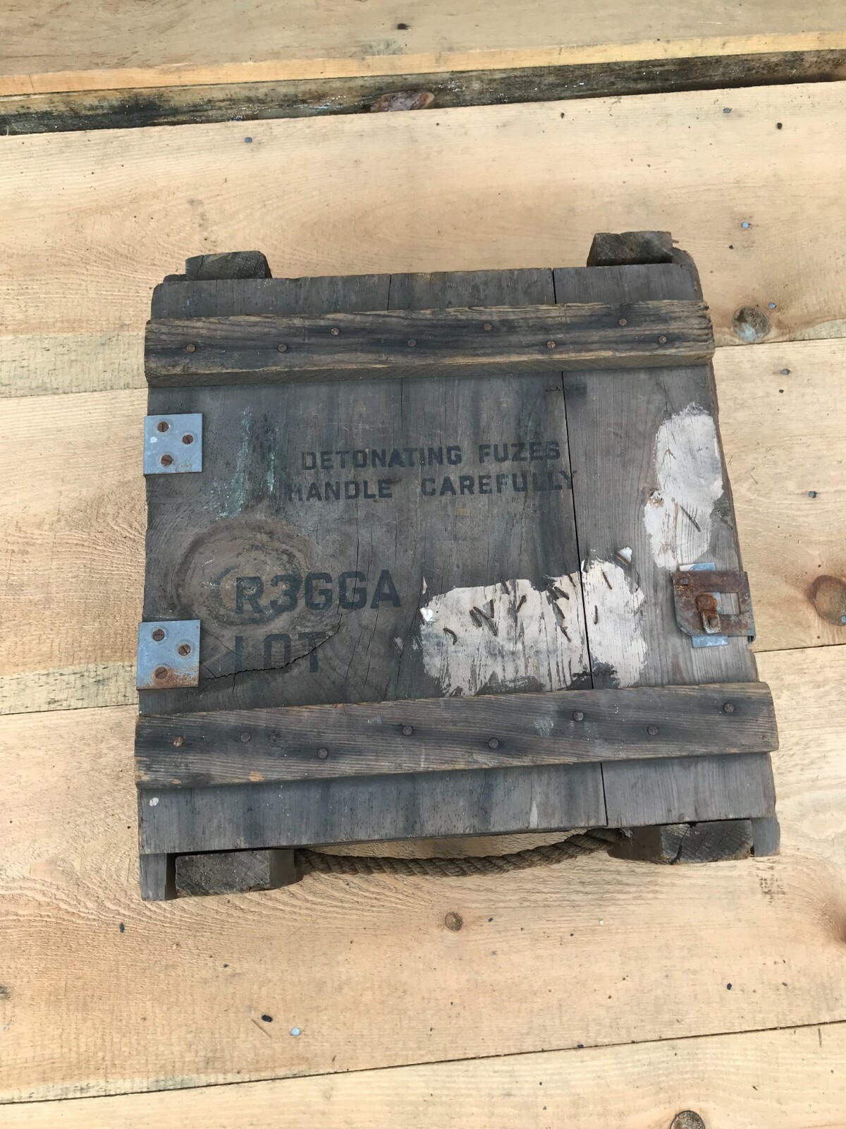 Vintage Dynamite Fuses Crate Wood Shipping Box Rope Handles TNT Black ...