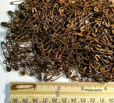 25 RUSTY 1” Primitive Rusted Safety Pins Crafts Junk Journals Antique ...