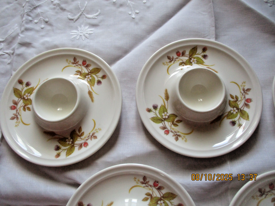 5 x Vintage Marks and Spencer Harvest Melamine Flying Saucer Egg Cups 5 ...