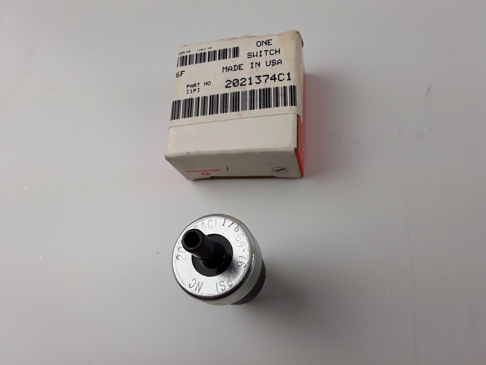 GENUINE INTERNATIONAL NAVISTAR 2021374C1 SWITCH PRESSURE SPCL 64 - 76 ...