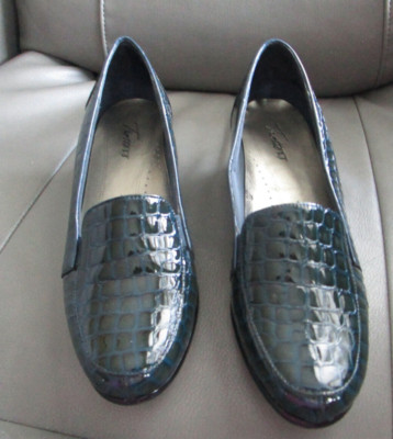 Trotters Women's Blue Croc Print Leather Slip On Loafers Size 10 W ...