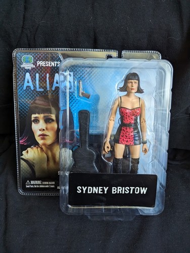 Alias Sydney Bristow Jennifer Garner Action Figure in Pink Rave Dress ...