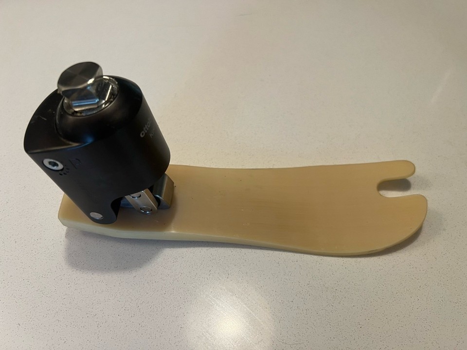 Otto Bock Freedom Kintrol Hydraulic Ankle Prosthetic Foot. Size 27 W ...