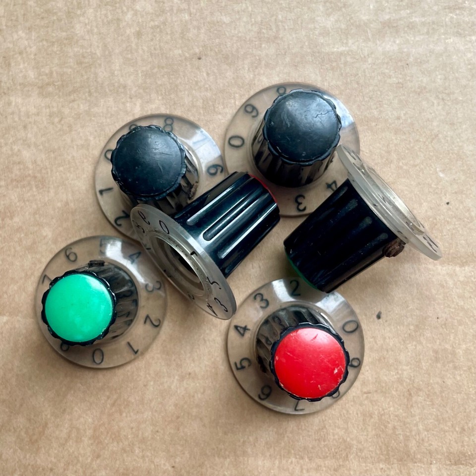 Set of x6 Dallas Arbiter Soundcity mk3 / mk4 smartie knobs - 120 L100 ...