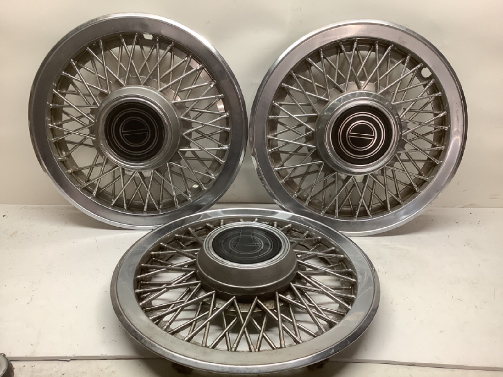 1983 - 1993 Mustang Cougar Cougar Tbird 3 Wire HubCaps 14" OEM E3SC-1130-AA | eBay