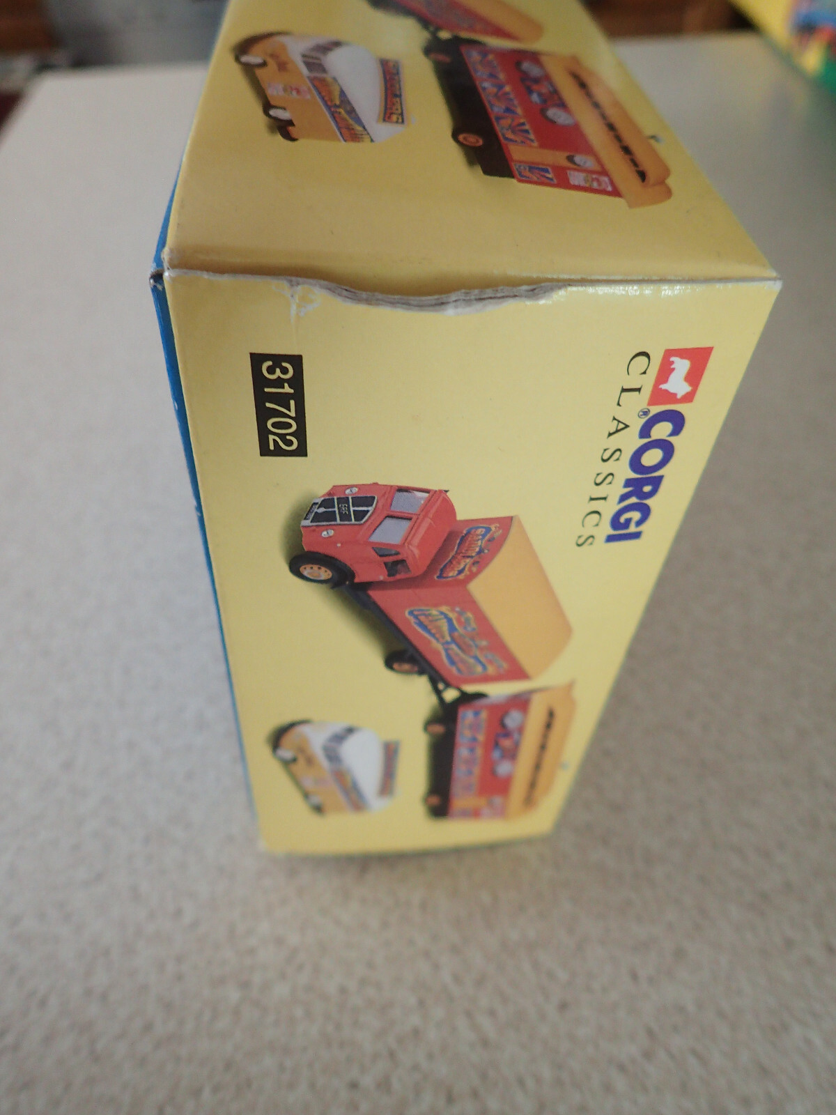 Corgi Showmans Classics SADDLERS Famous Funfair ERF KV Rigid Truck ...