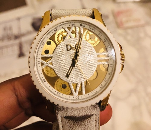 DOLCE & GABBANA (D&G) LADIES DESIGNER WATCH, WHITE LEATHER STRAP, GOLD ...