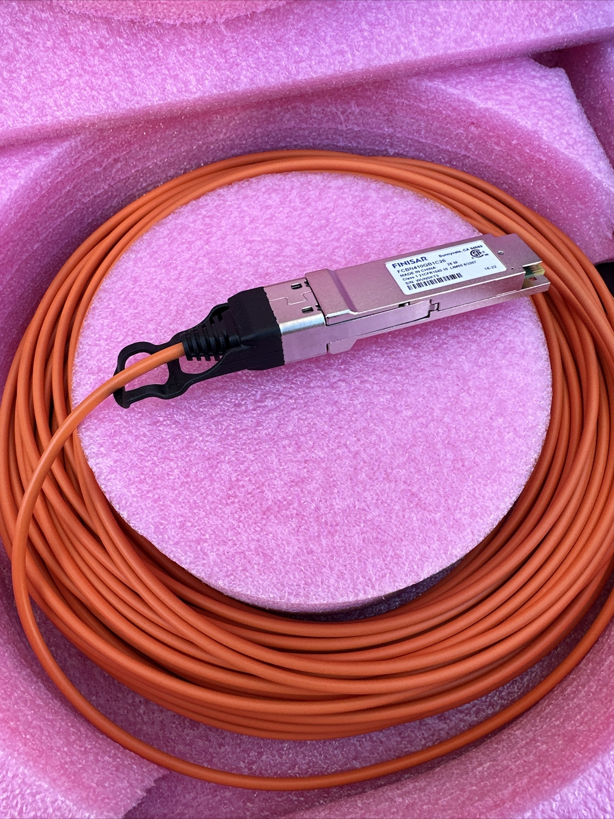 FCBN410QB1C26 Finisar Quadwire 26M QSFP+ 4x10 Gb/s Active Optical Cable ...