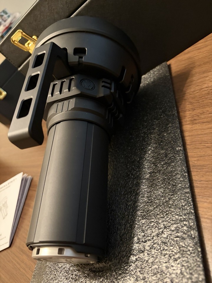 IMALENT MS32 Brightest Flashlight 200000 Lumens Longest Throw ...