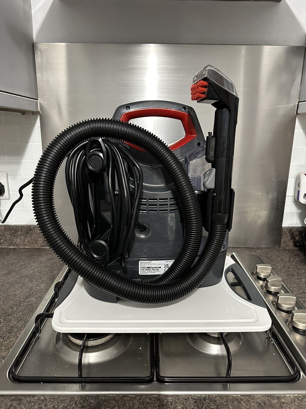 Bissell Spot Clean ProHeat Teppichreiniger, minimale Verwendung, kein ...