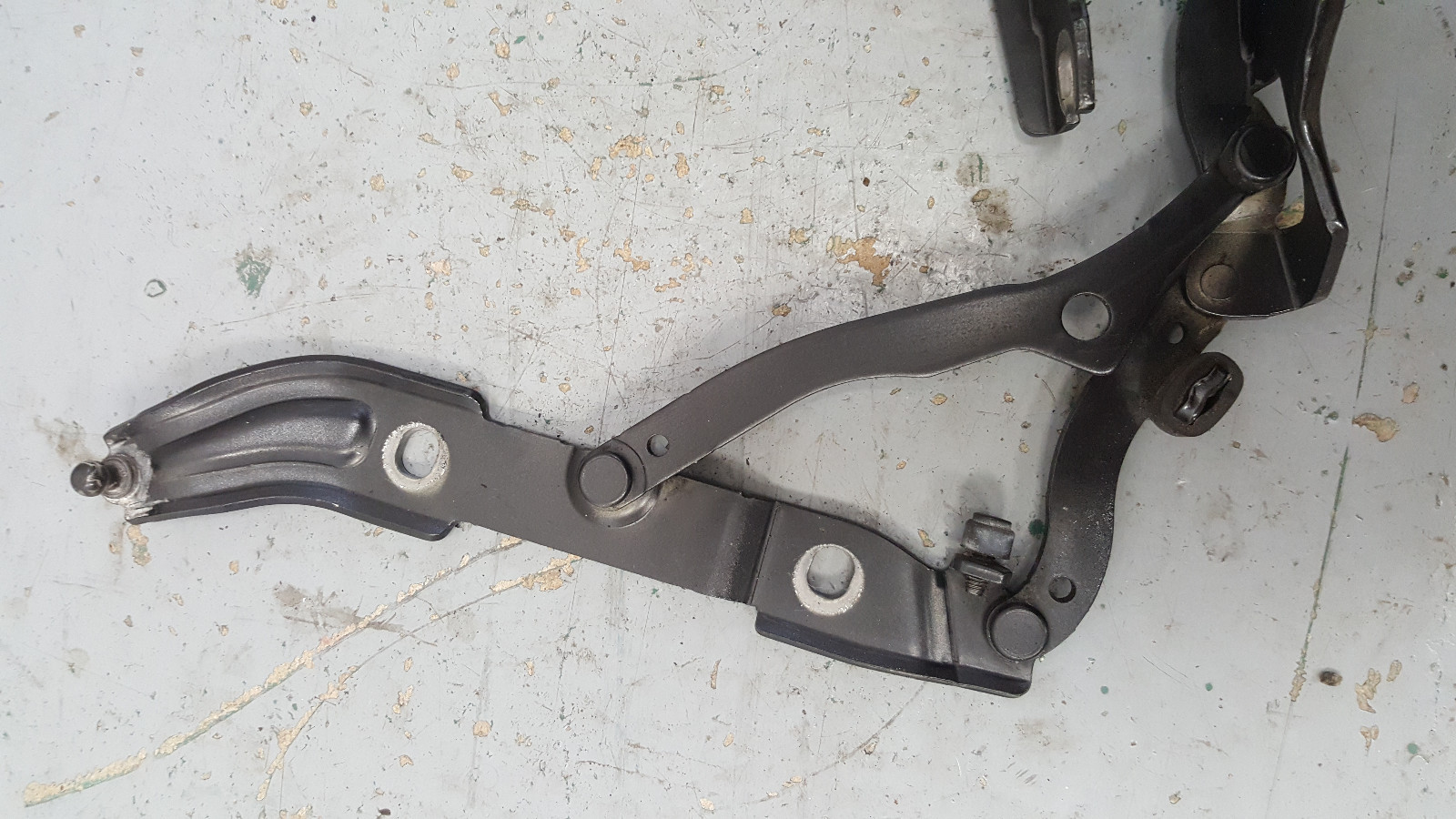 BMW E90 E91 3 SERIES 05-12 BOOT LID TAILGATE HINGES PAIR SPARKLING ...