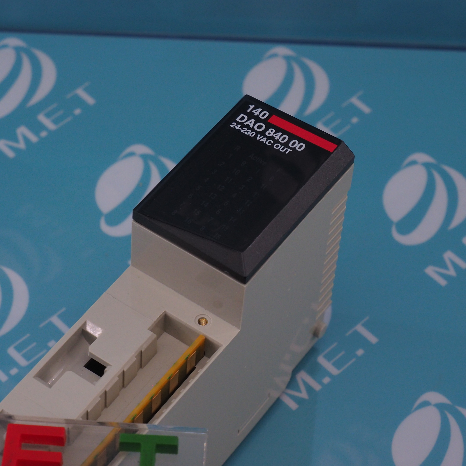 [New]Schneider 230 Vac Output Modlue 140Dao84000 140Da084000 ...