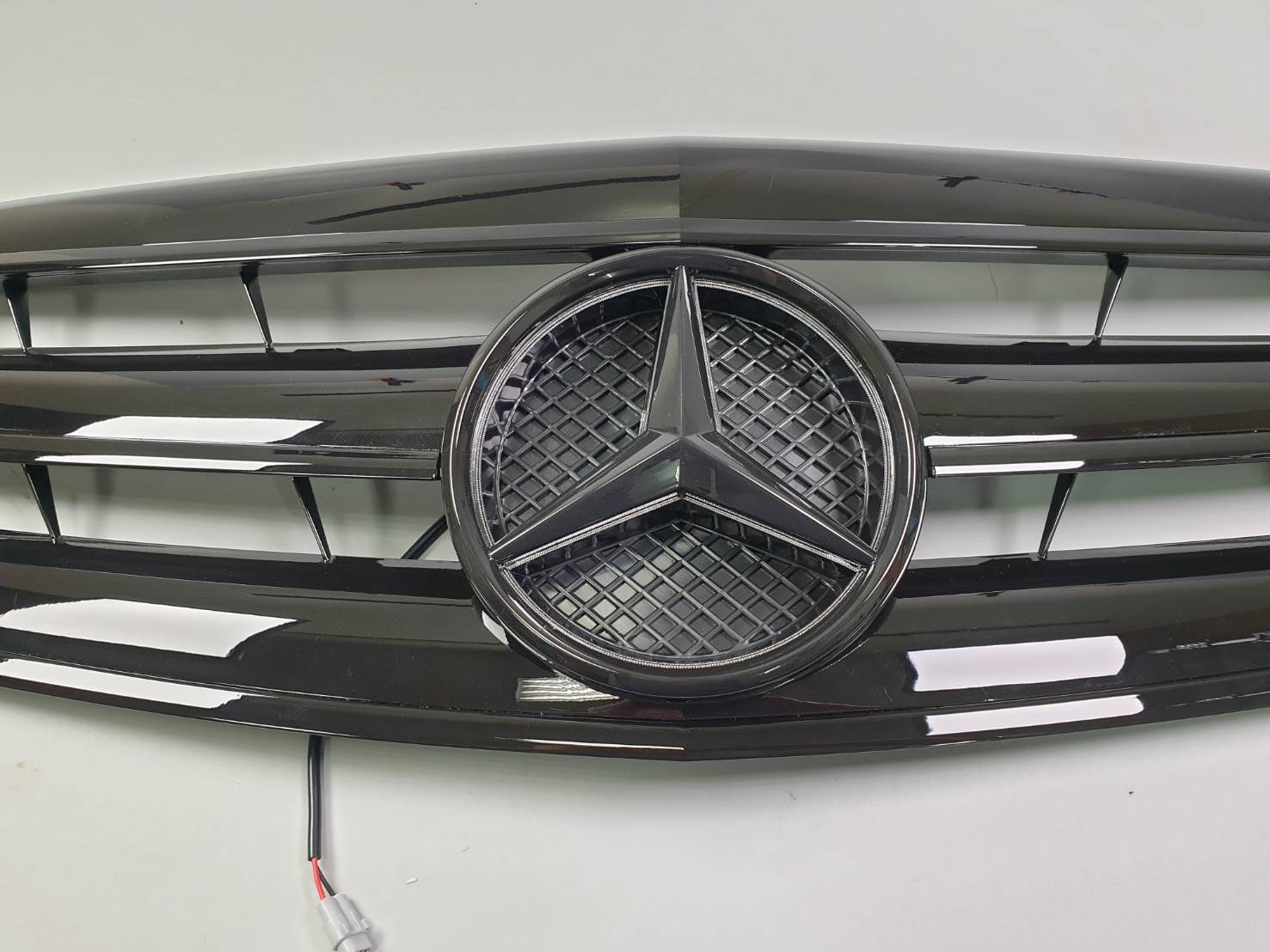 Mercedes W221 S350 S550 Grille Grill 2007 2008 2009 LED Emblem Star ...
