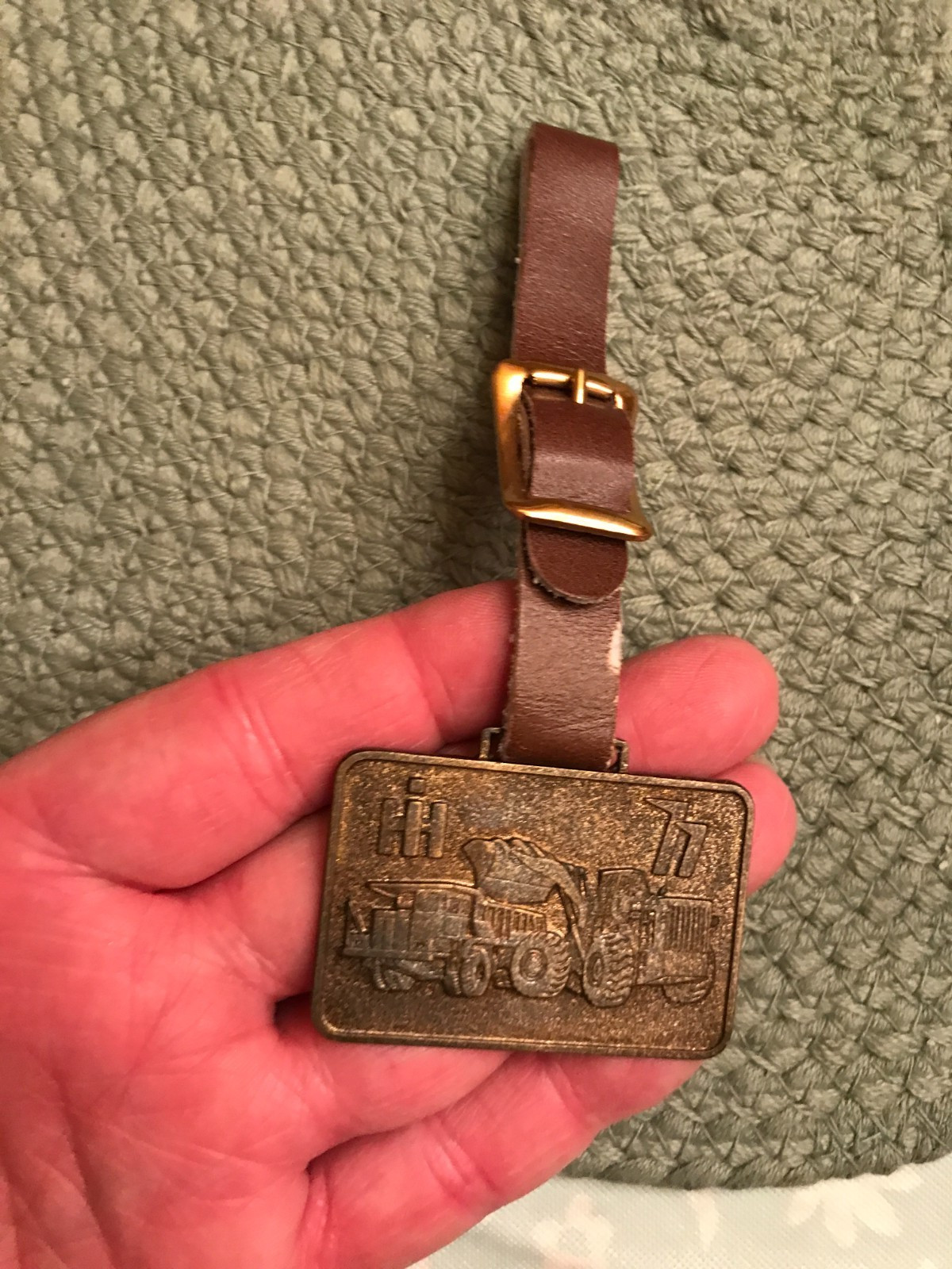 INTERNATIONAL HARVESTER WATCH FOB TRUCKS AND EQUIPMENT - Gem