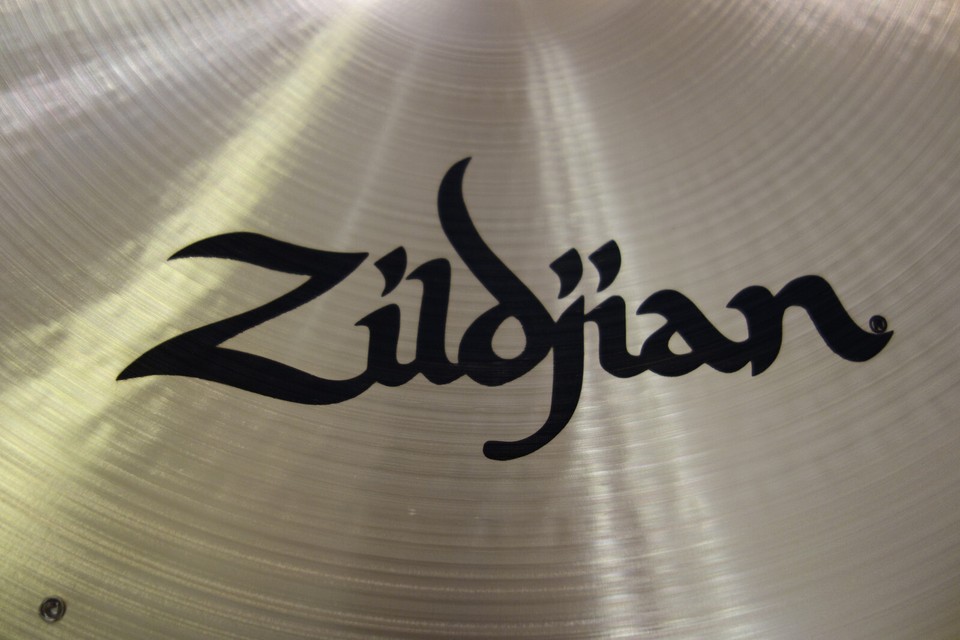 Zildjian 22" A Zildjian Swish Knocker Cymbal with Rivets New FX Never ...
