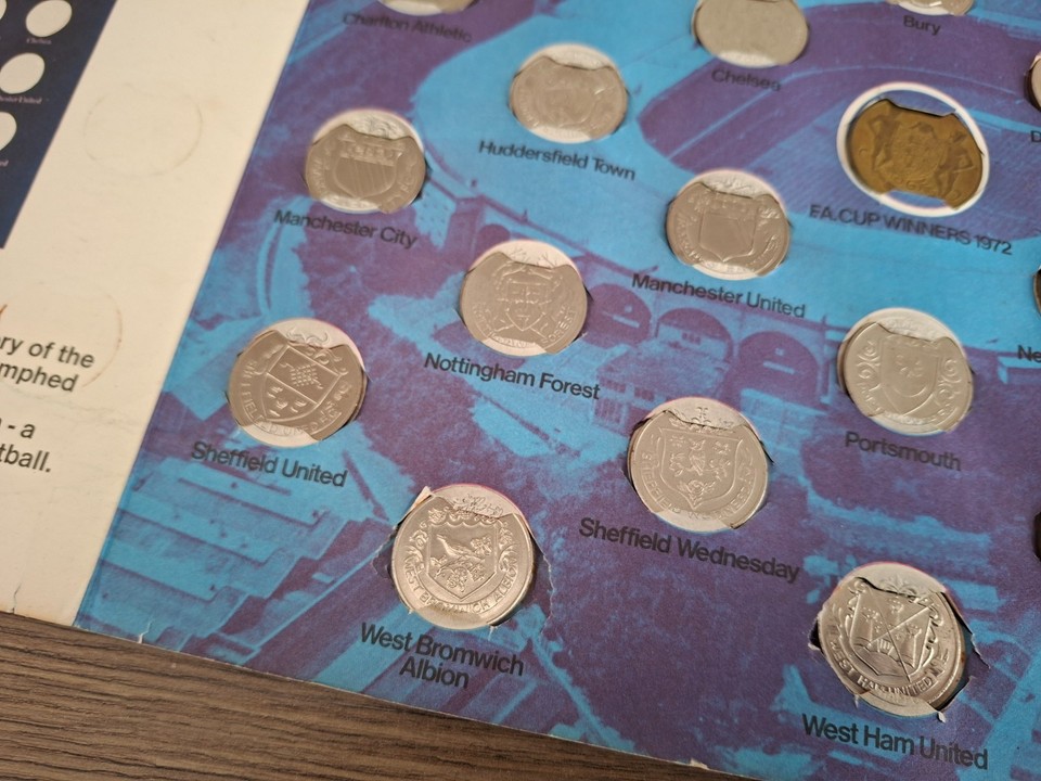 FA CUP COINS IN ORIGINAL FOLDER 1872 - 1972. COMPLETE SET ESSO 1972 ...