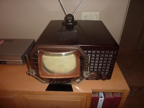 Admiral 1949 Bakelite 7" TV Set w/Magnifier-Works Perfectly | eBay