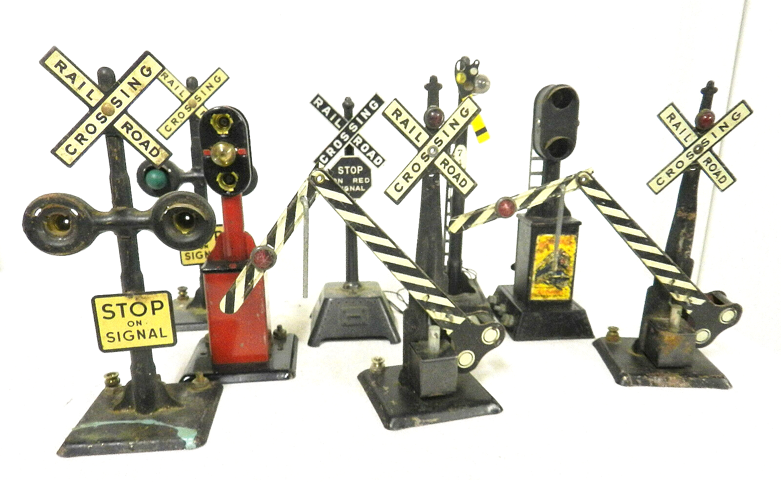 (8) MODEL TRAIN CROSSINGS SIGNALS GATES MARX O SCALE LOT | eBay